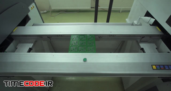 دانلود استوک فوتیج : دستگاه اسمبل کامپیوتر Computer Chip Assembly Line ...